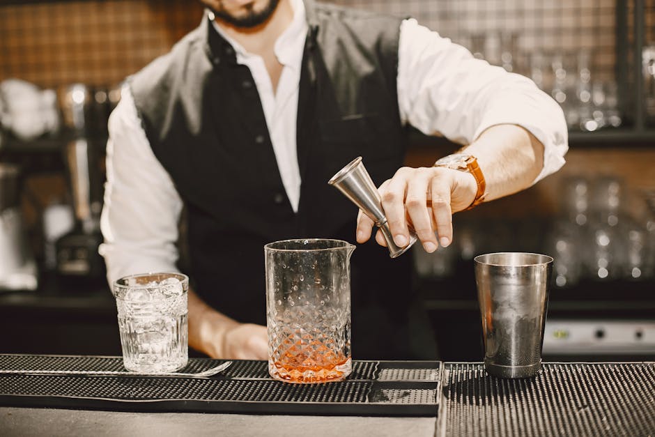 The Ultimate Guide to Cocktail Kits: Shakers, Tools, and More